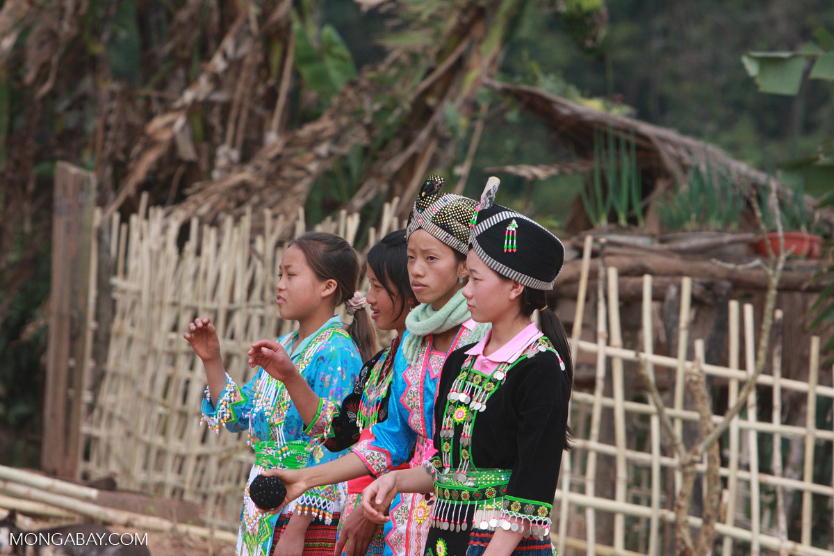 Homg girls playing Pov pob, a traditional ball-tossing courtship game