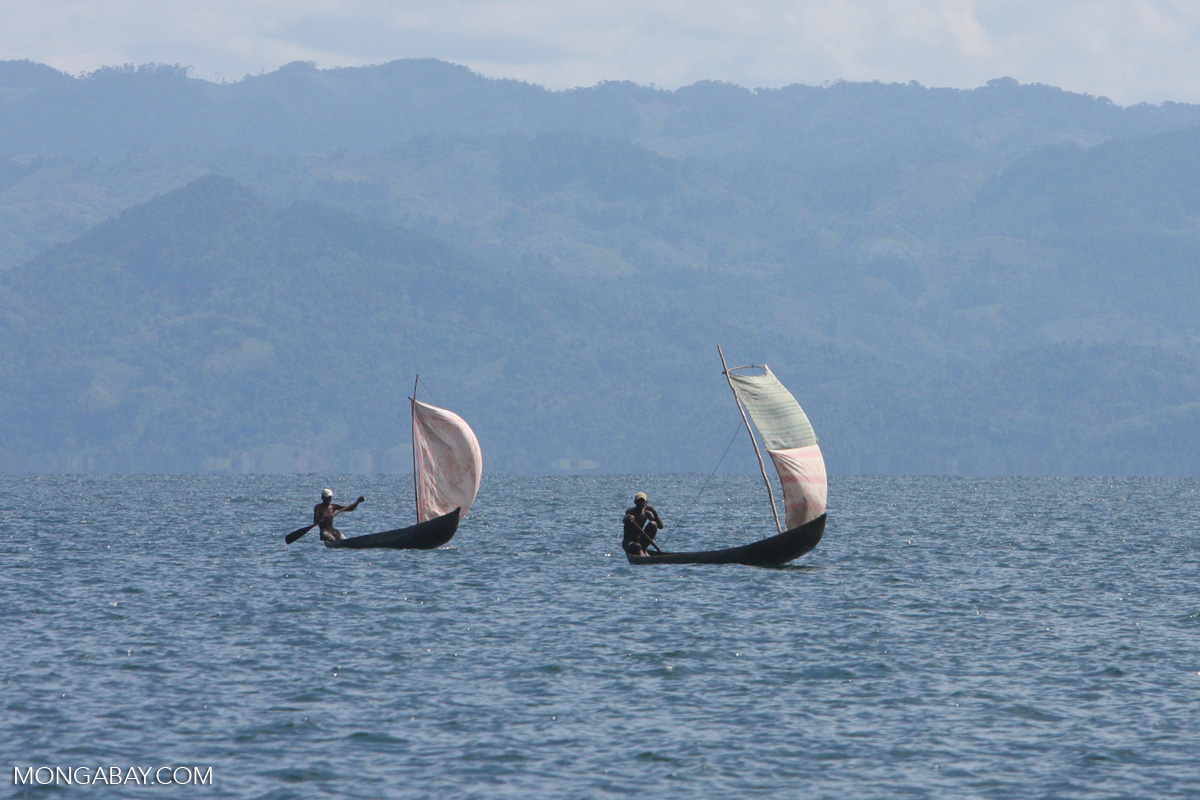 Fishermen sailing their pirogues in Madagascar's Antongil Bay [mcar_0048]